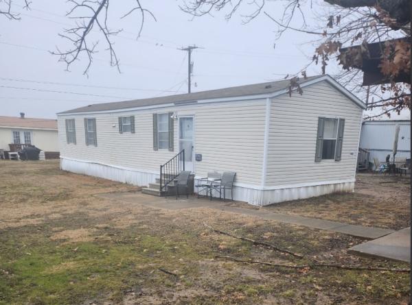 2000 Fleetwood Mobile Home For Sale | 902 Taylor Joshua, TX